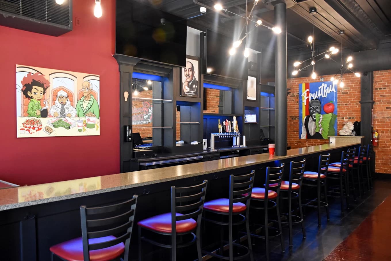 Harold's Chicken & Sports Bar | Chicago's Finest Chicken